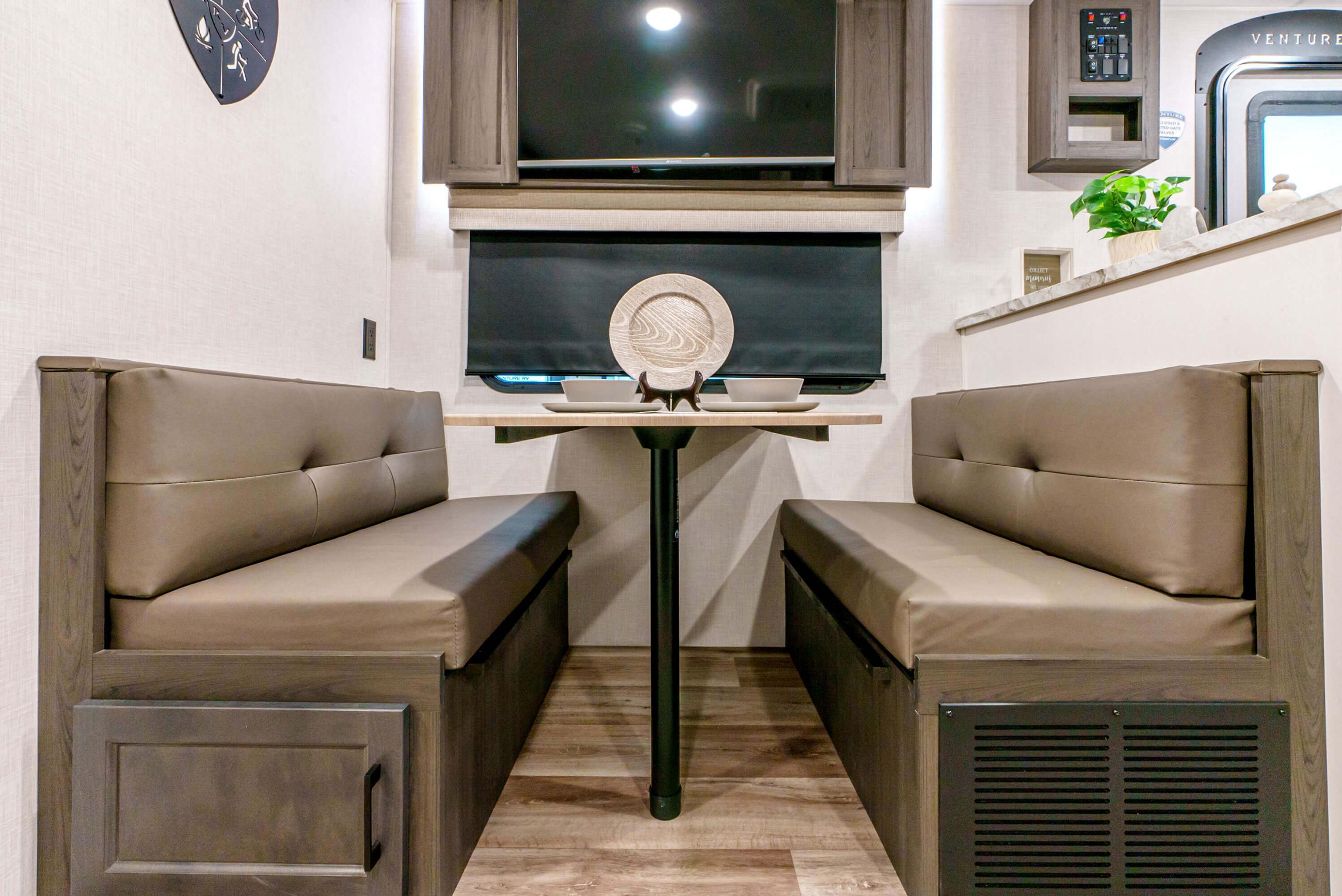 Stratus SR241VRK Travel Trailer | Venture RV