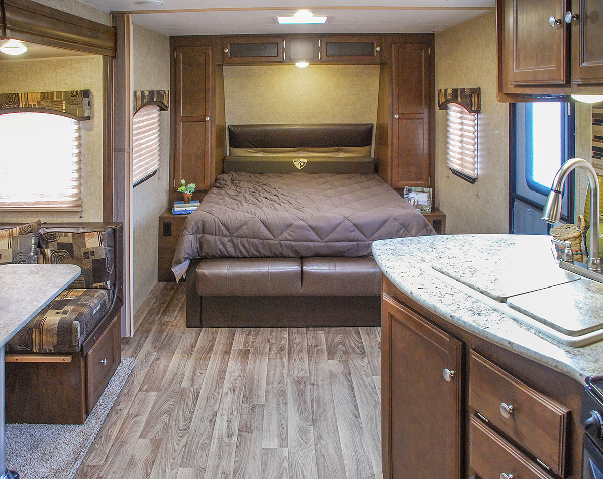 2016 SportTrek ST251VBH Travel Trailer | Venture RV