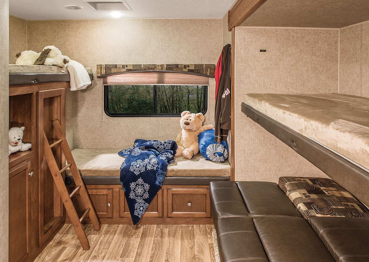 2016 SportTrek ST320VIK Travel Trailer | Venture RV