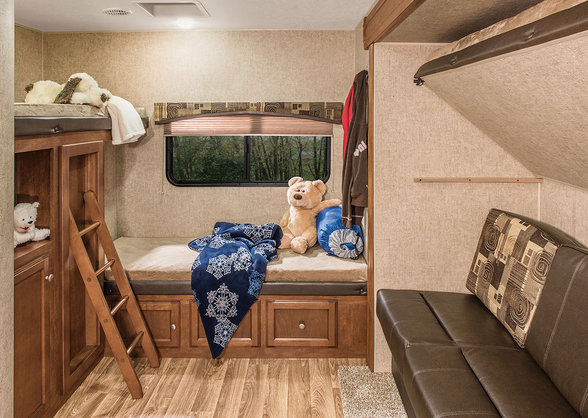 2017 SportTrek ST320VIK Travel Trailer | Venture RV