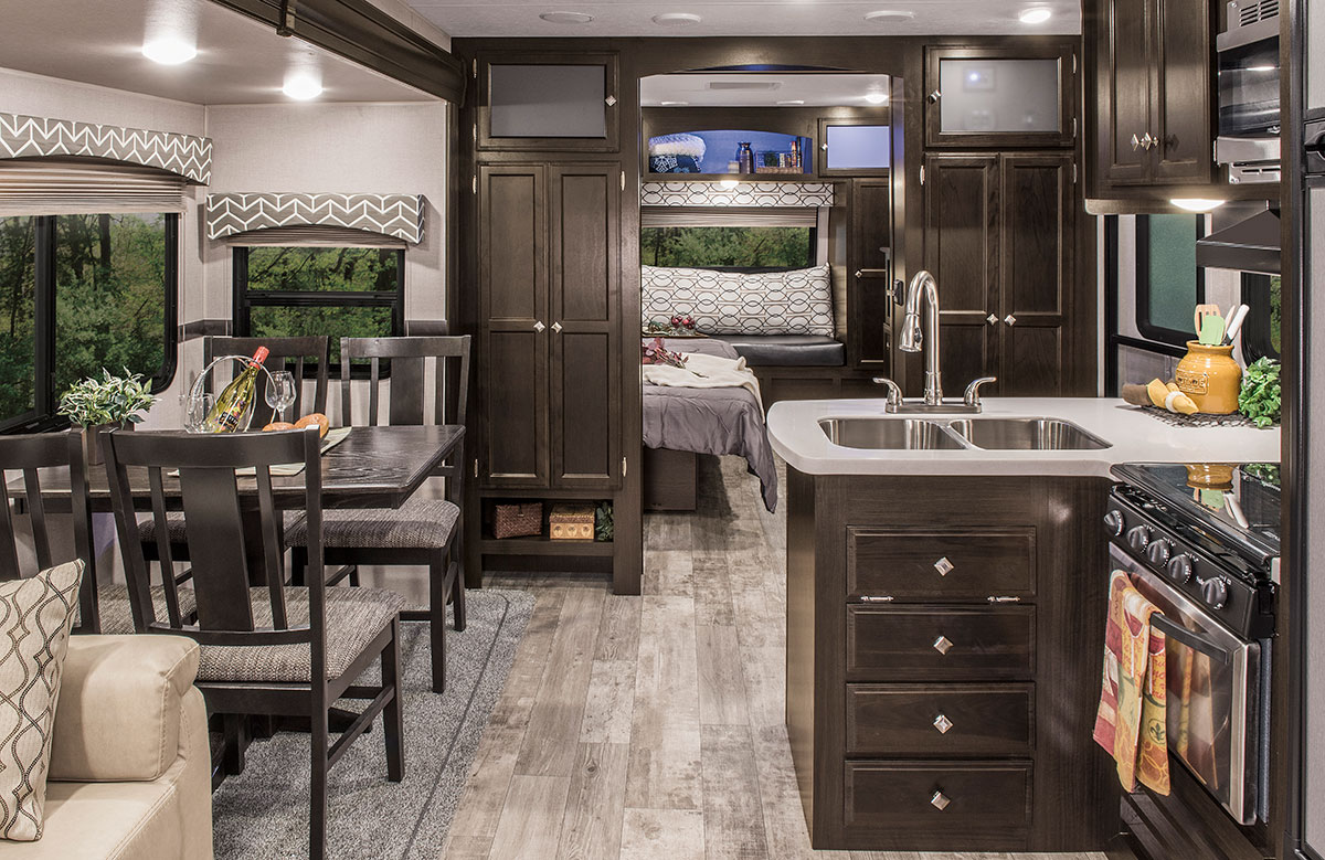 2018 SportTrek Touring Edition STT302VRB Travel Trailer | Venture RV