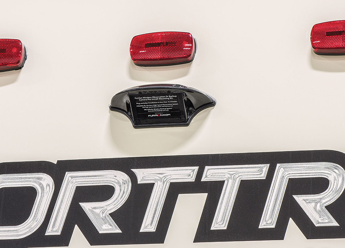 2018 SportTrek Features | Venture RV