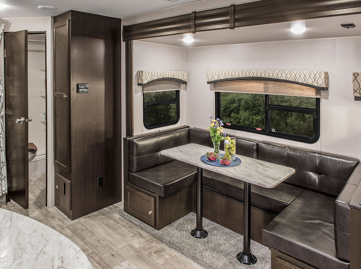 2018 SportTrek ST251VBH Travel Trailer | Venture RV