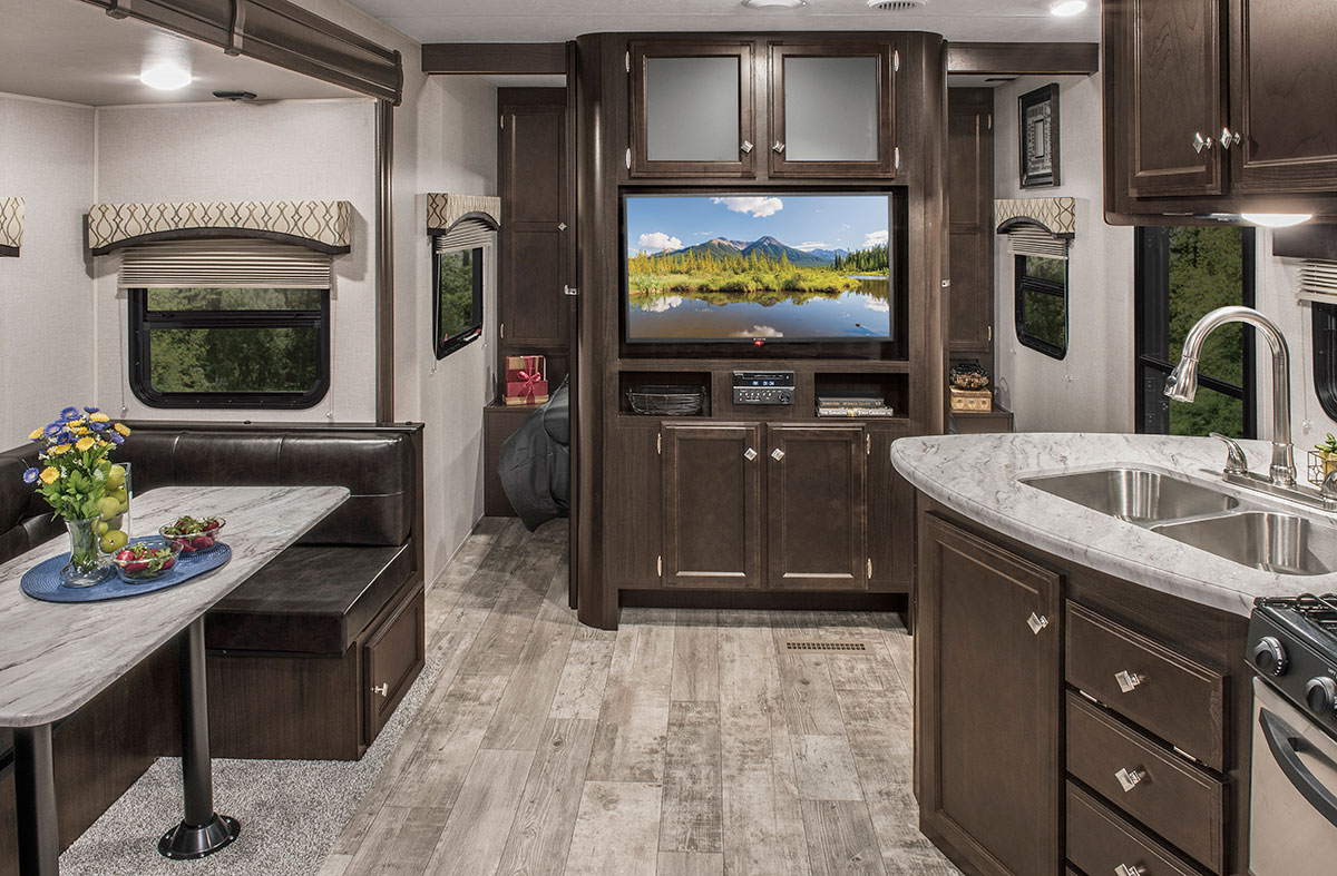 2018 SportTrek ST251VBH Travel Trailer | Venture RV