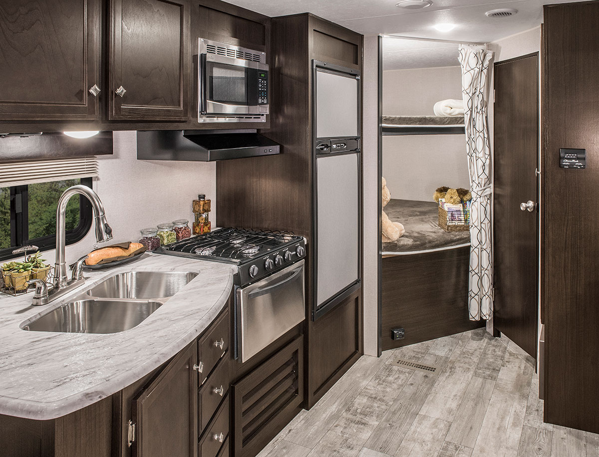 2018 SportTrek ST251VBH Travel Trailer | Venture RV