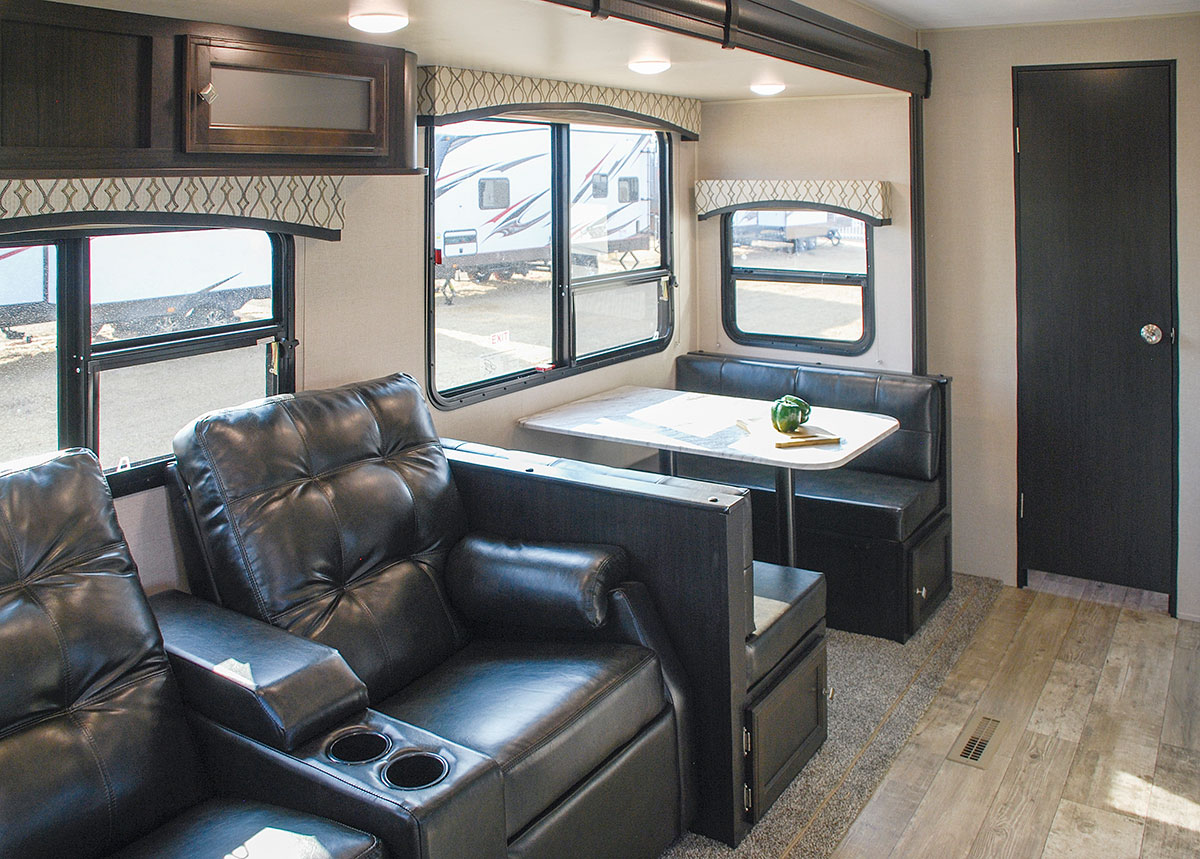 2018 SportTrek ST251VRK Travel Trailer | Venture RV