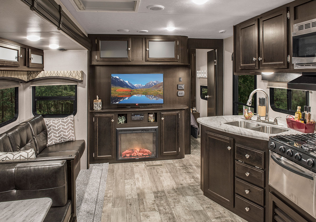 2018 SportTrek ST322VBH Travel Trailer | Venture RV