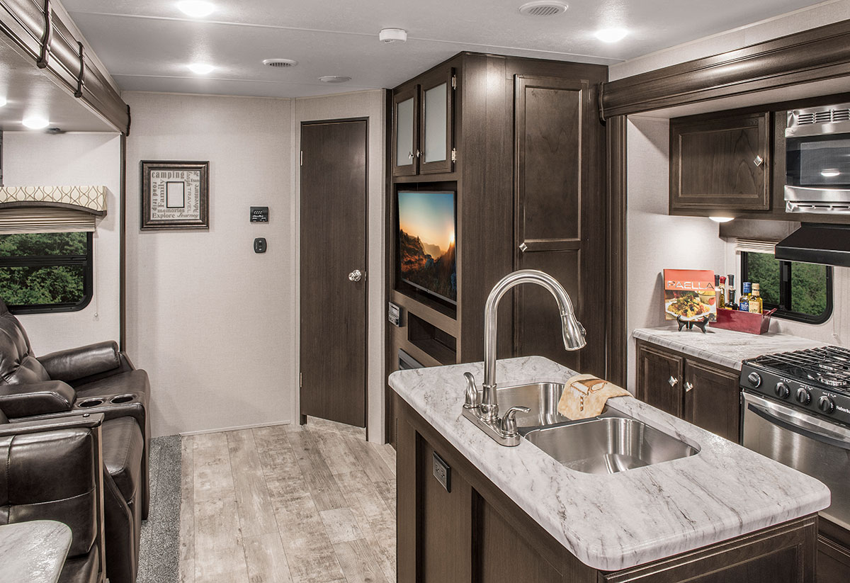 2018 SportTrek ST327VIK Travel Trailer | Venture RV