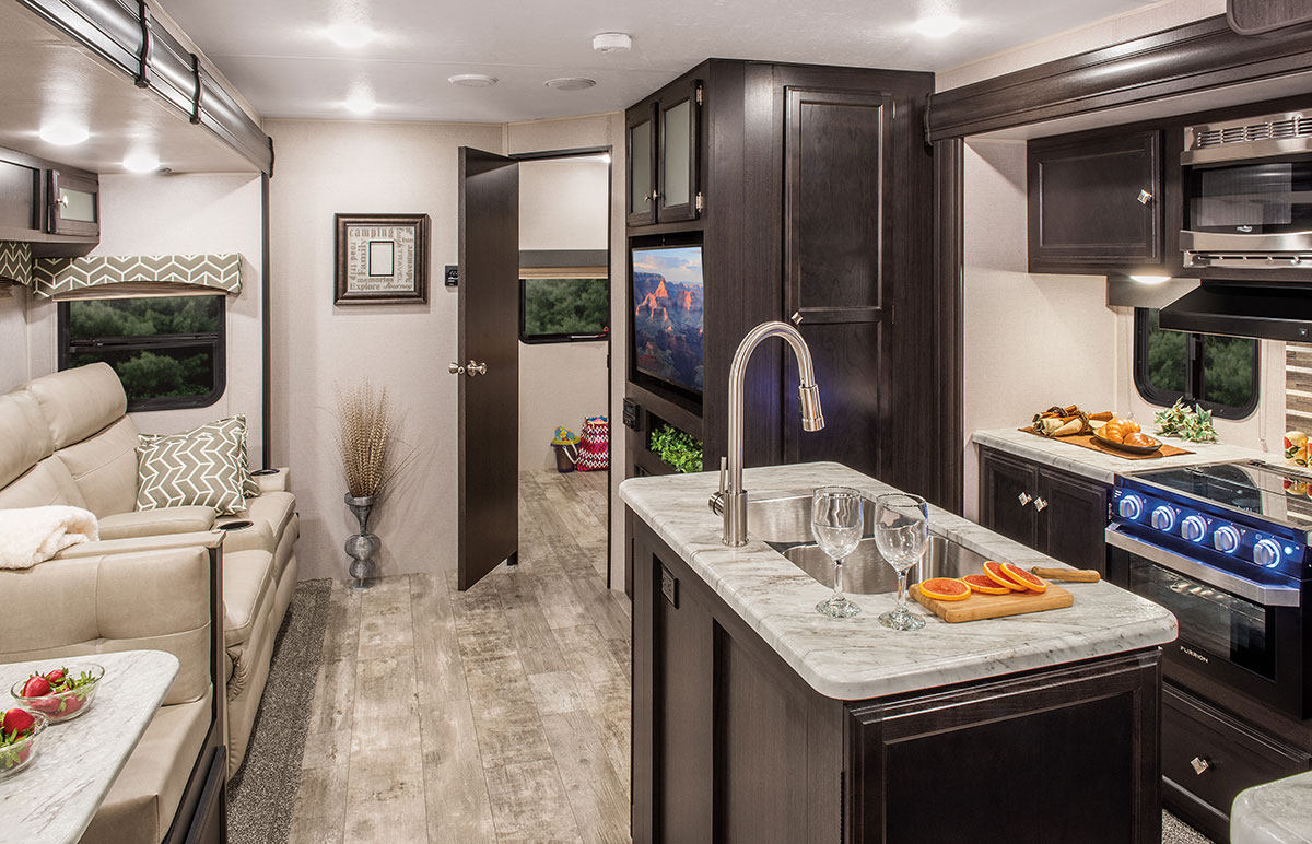 2019 SportTrek ST327VIK Travel Trailer | Venture RV