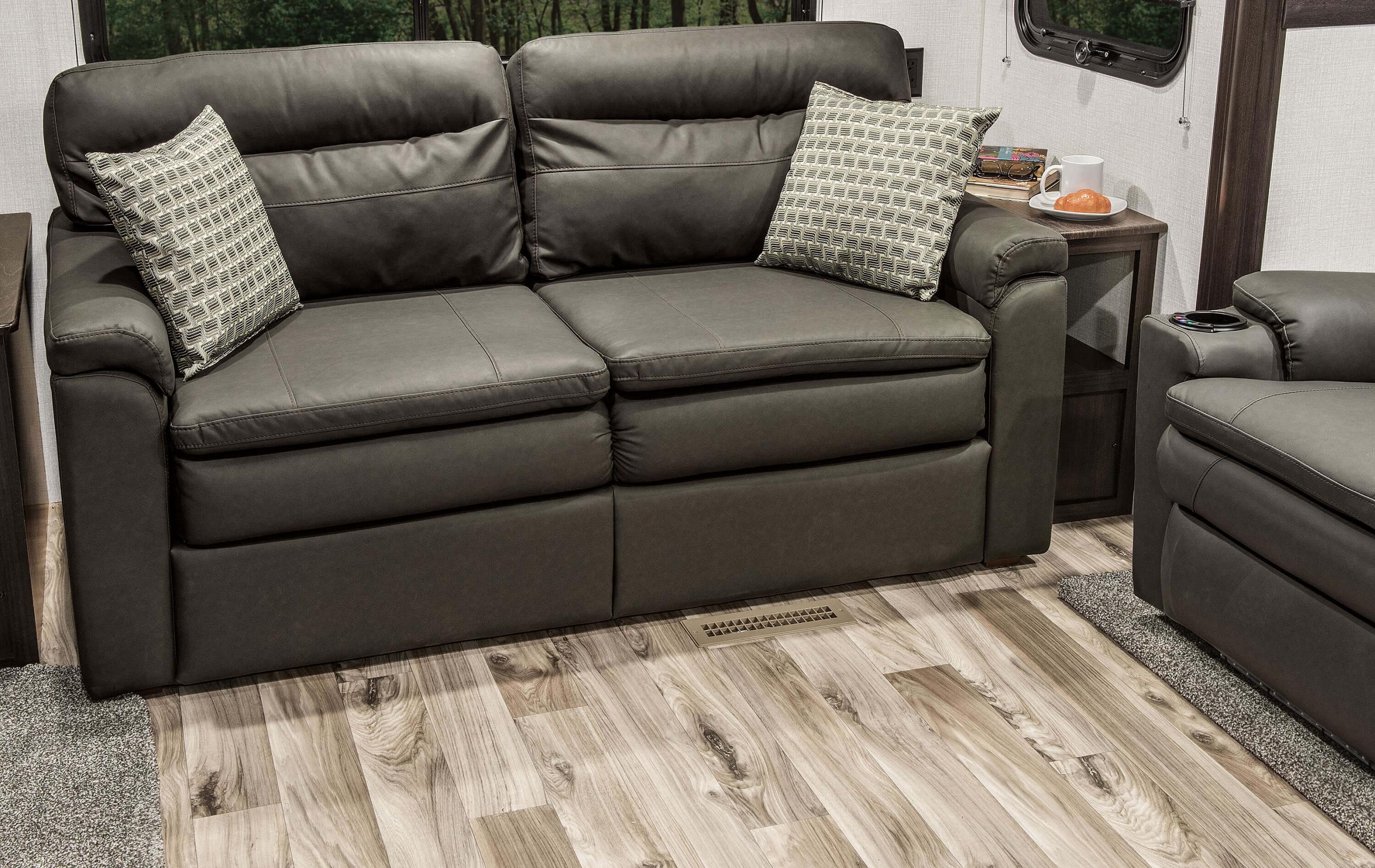 2020 SportTrek Touring STT343VIK Travel Trailer | Venture RV