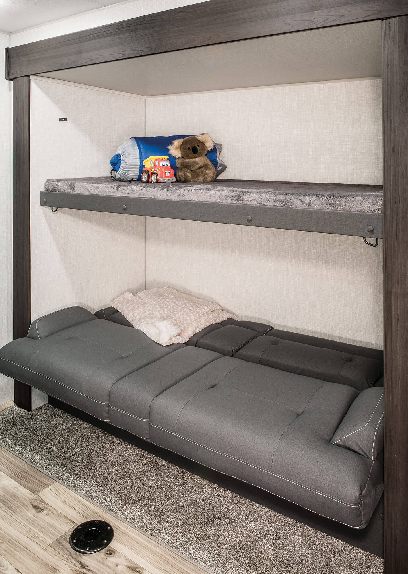 SportTrek ST327VIK Travel Trailer | Venture RV