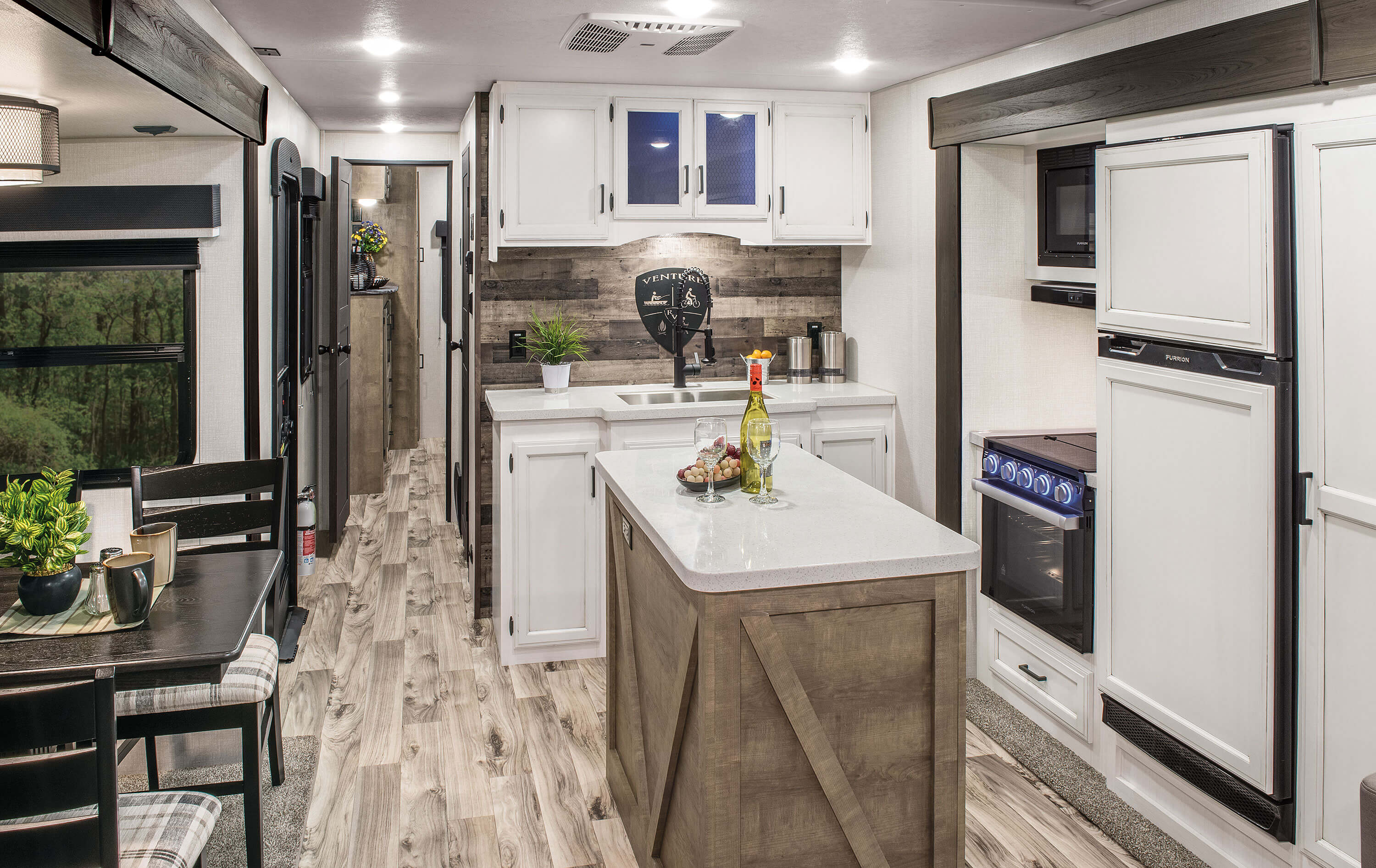 2022 SportTrek Touring Media Center | Venture RV