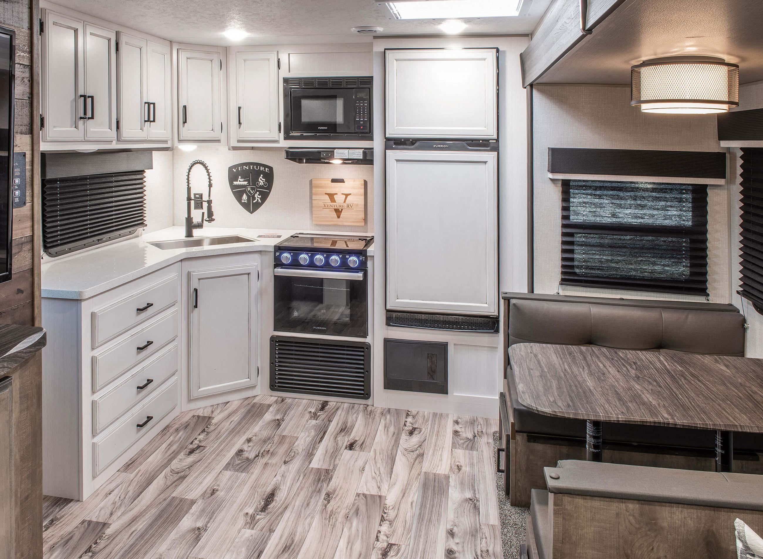 2022 SportTrek Touring STT272VRK Travel Trailer | Venture RV