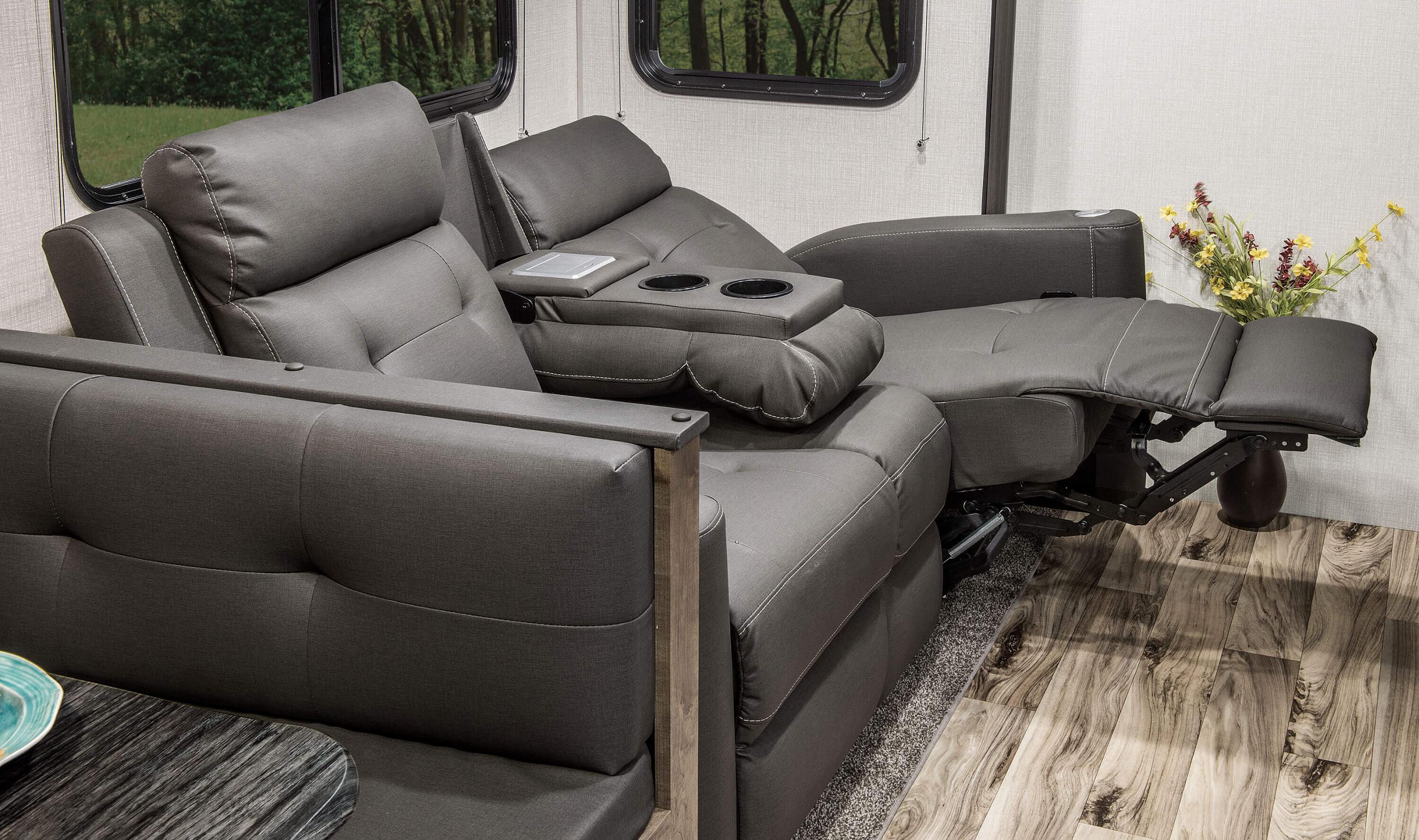 SportTrek ST327VIK Travel Trailer | Venture RV