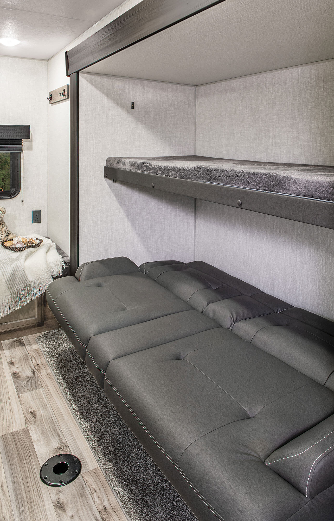 SportTrek ST333VIK Travel Trailer | Venture RV