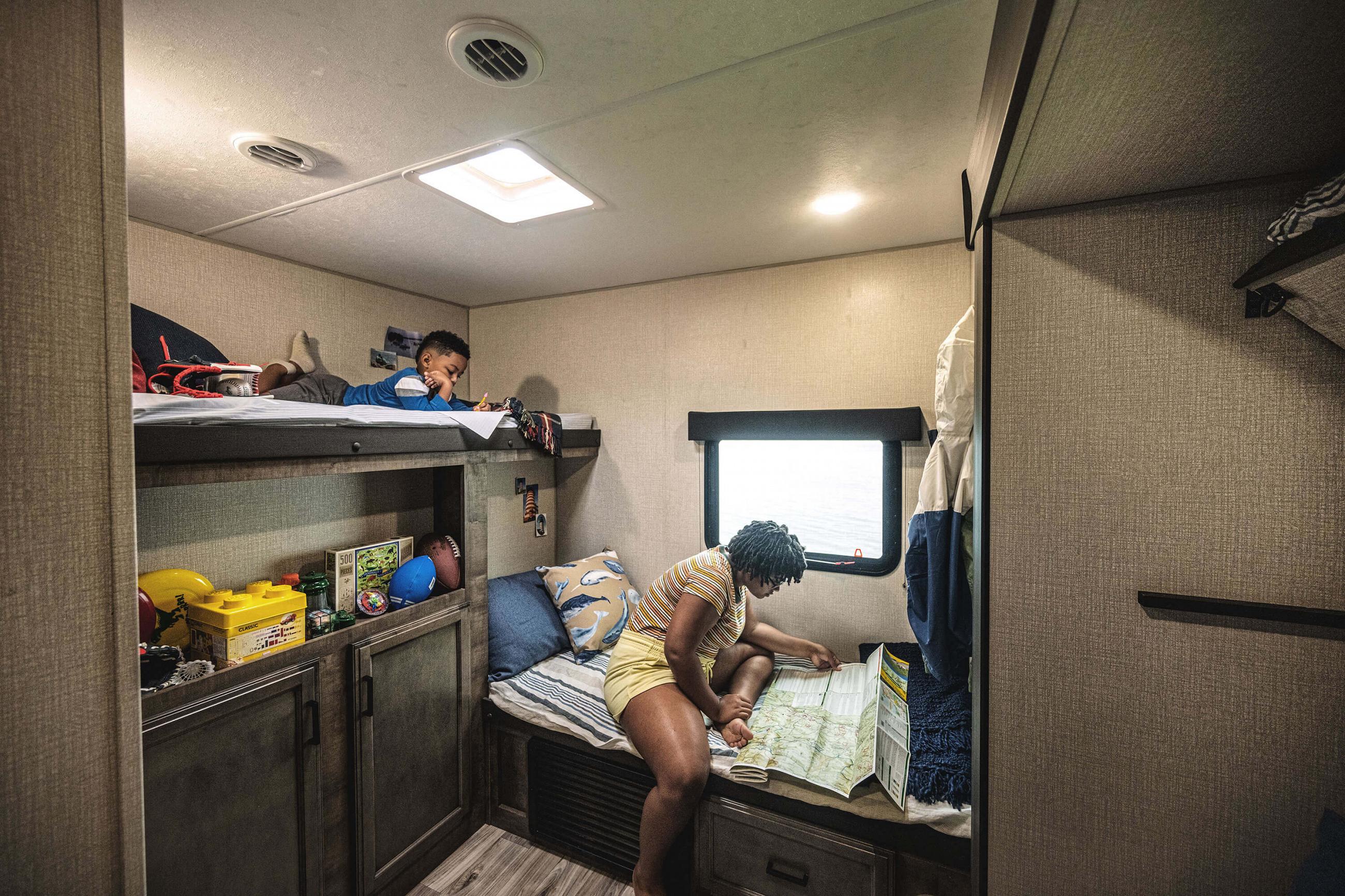 2022 SportTrek ST333VIK Travel Trailer | Venture RV