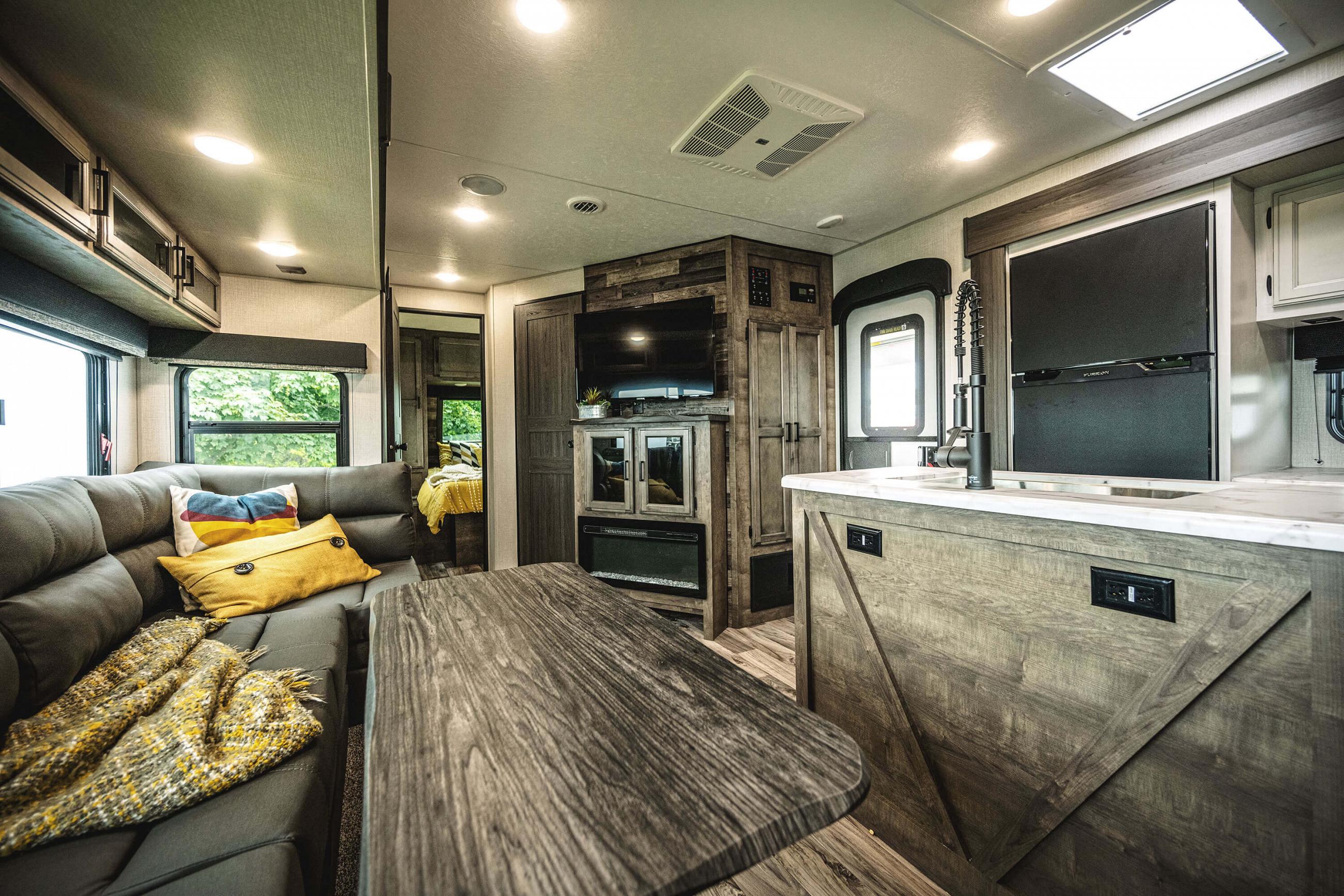 2022 SportTrek ST333VIK Travel Trailer | Venture RV