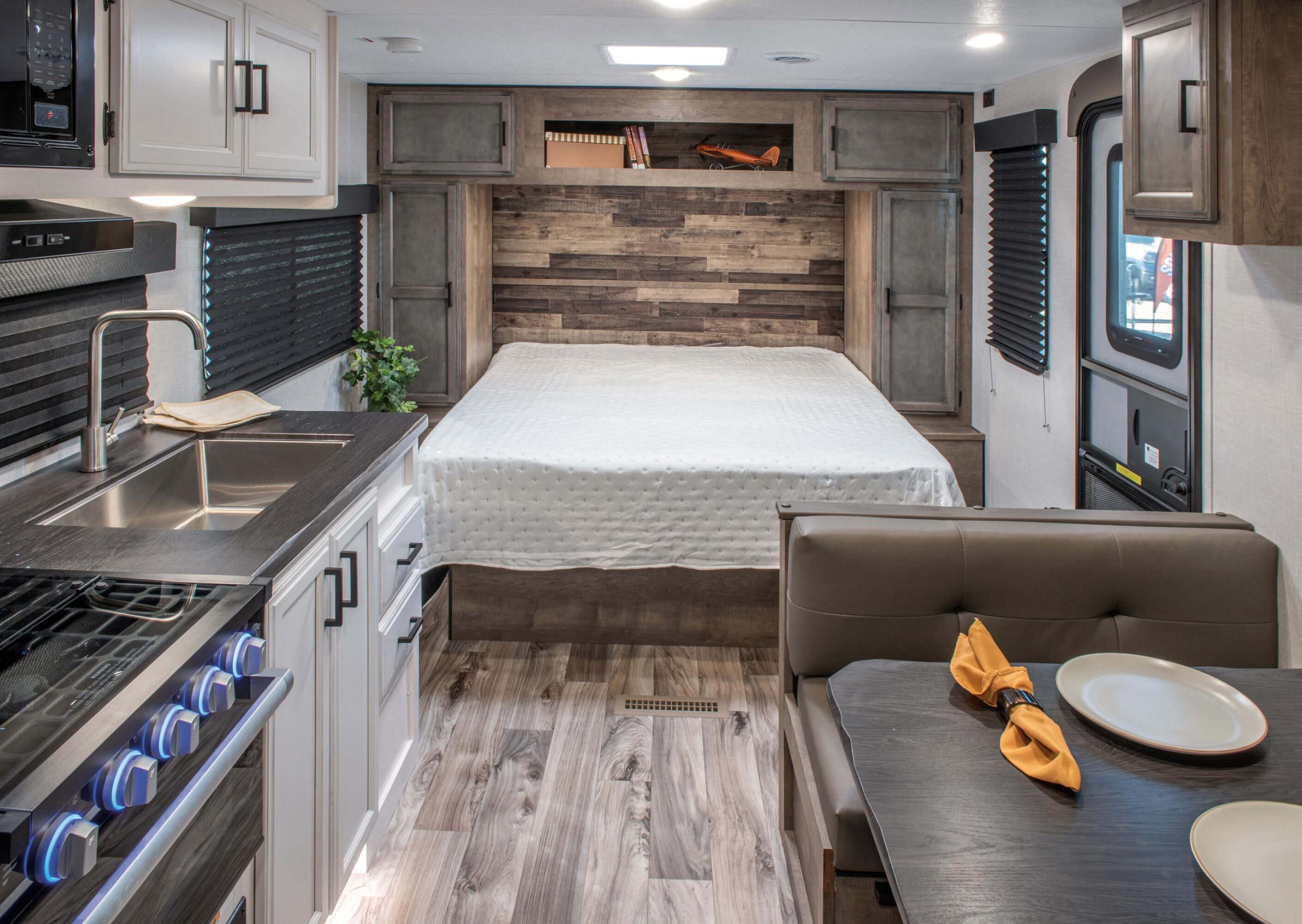 2024 Stratus Sport SR199VRBS Travel Trailer | Venture RV