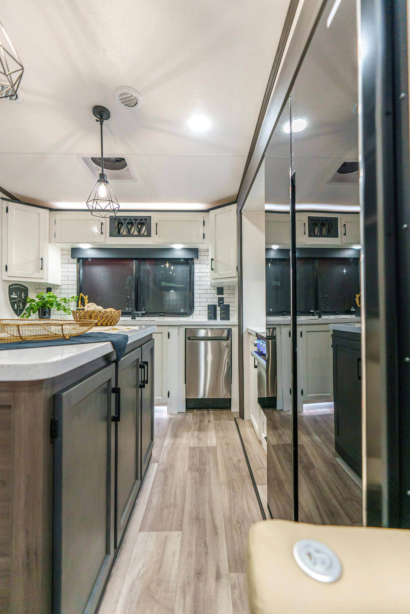 SportTrek Touring STTF353VRK Fifth Wheel | Venture RV