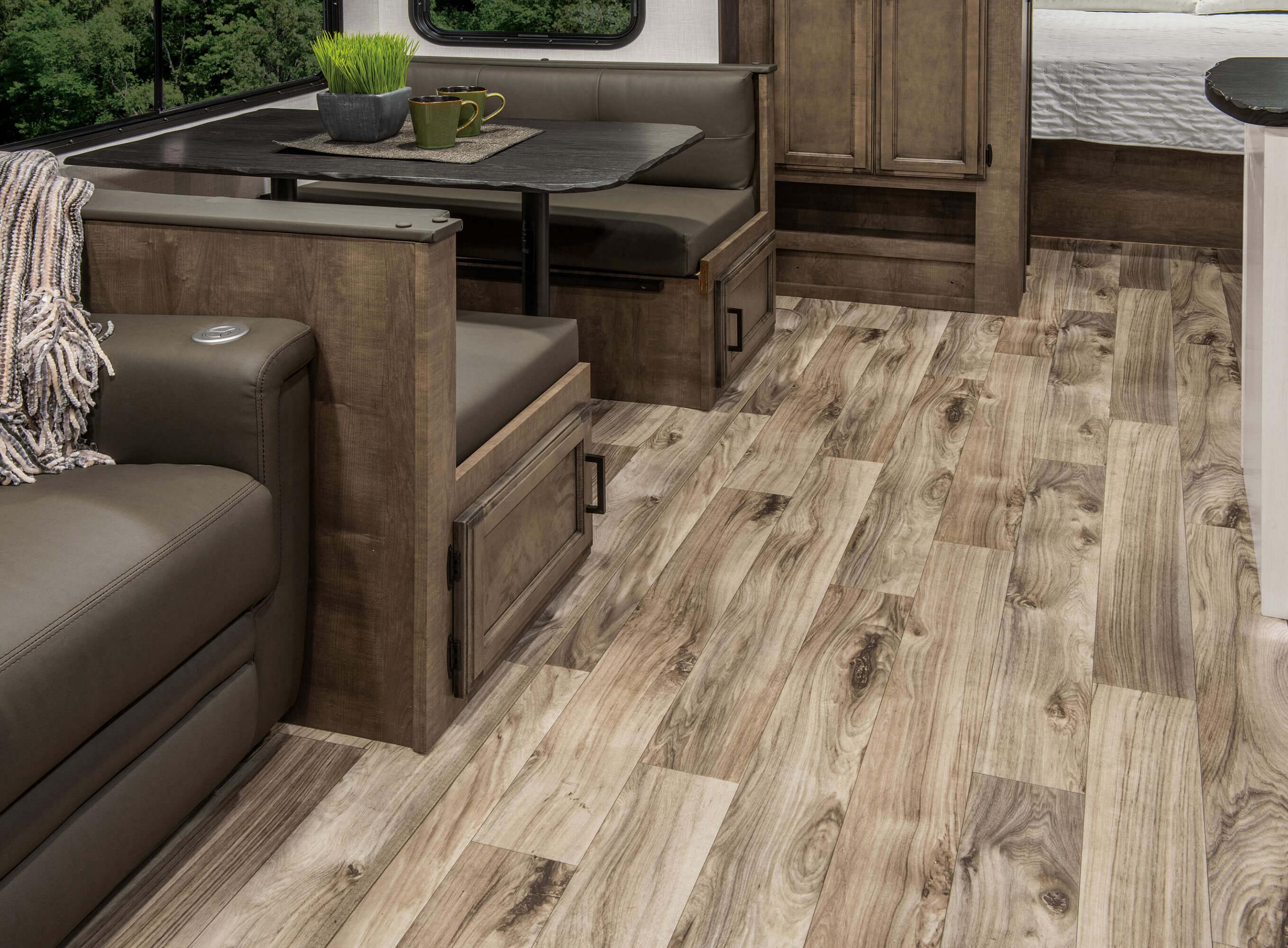 Stratus SR291VQB Travel Trailer | Venture RV