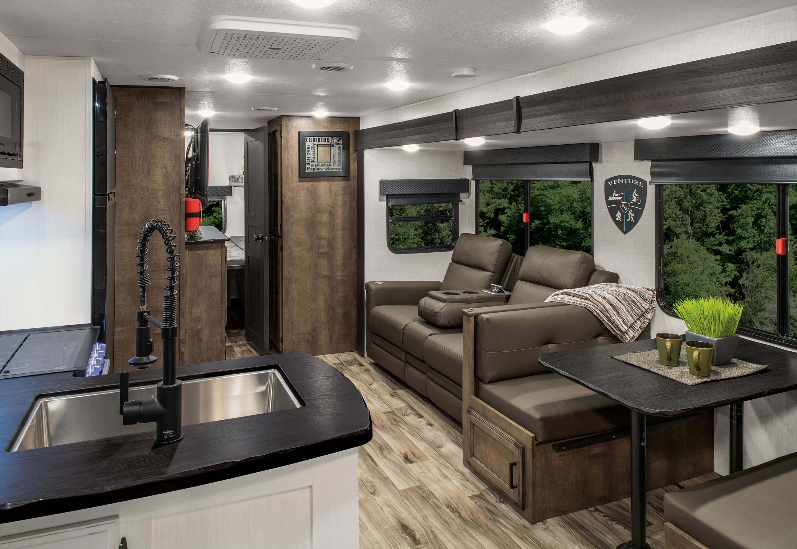 Stratus SR291VQB Travel Trailer | Venture RV